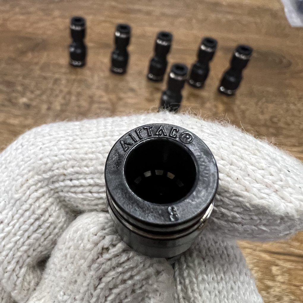 Đầu Nối Giảm Thẳng Khí Nén Phi 8 - 6 mm Đen Airtac PG8-6D | Mecsu.vn