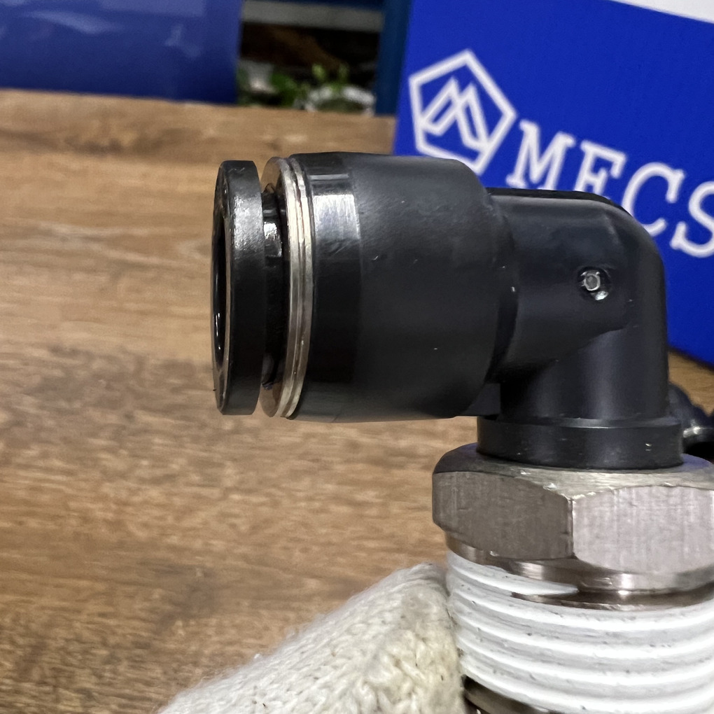 Đầu Nối Khí Cong Ren Ngoài Ø12mm-PT1/2 Đen Airtac PL1204D | Mecsu.vn