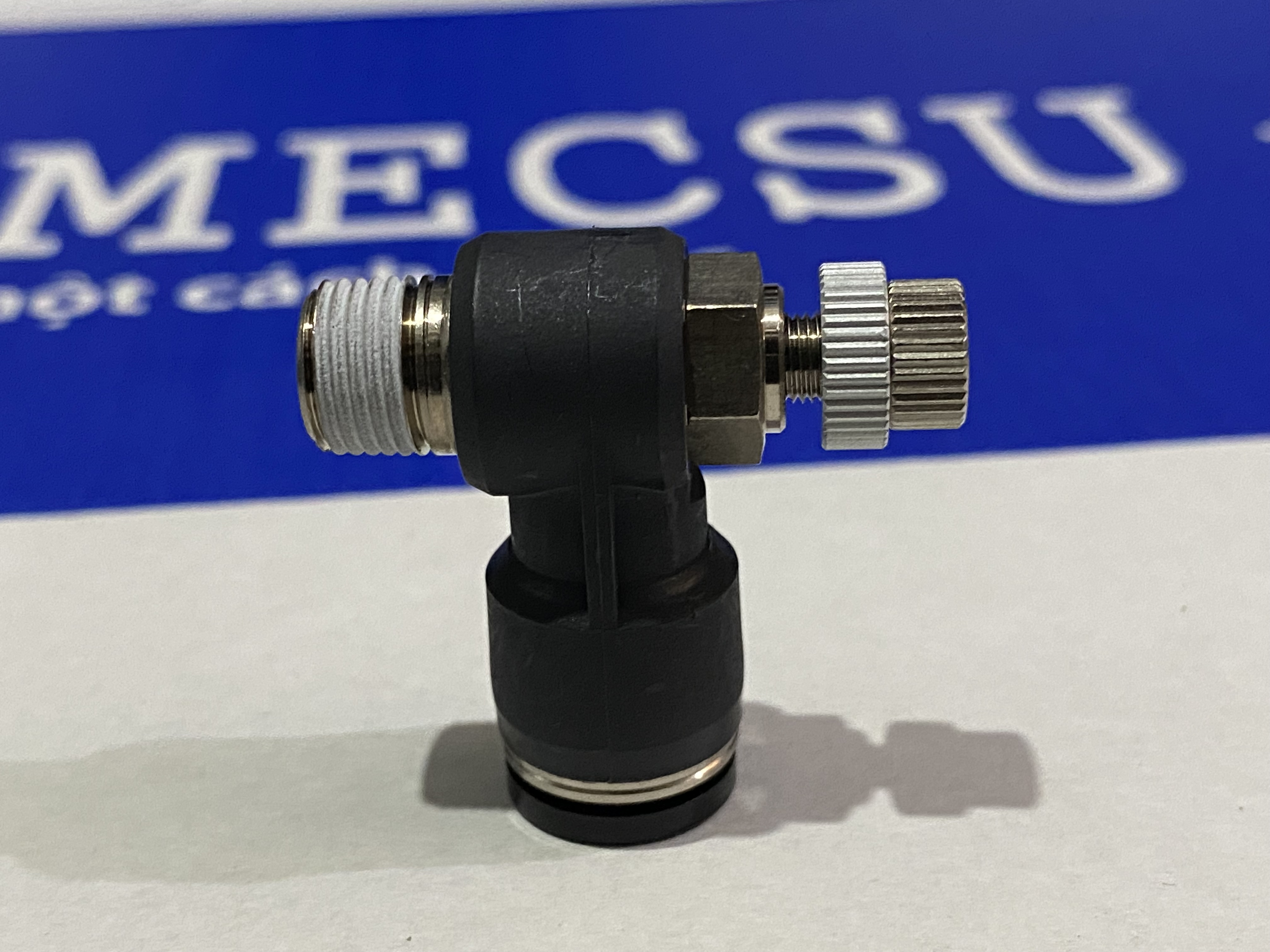 Van Tiết Lưu Khí Nén Cong 90° OD 8mm Ren Ngoài R1/8 Pisco JSC8-01A | Mecsu.vn