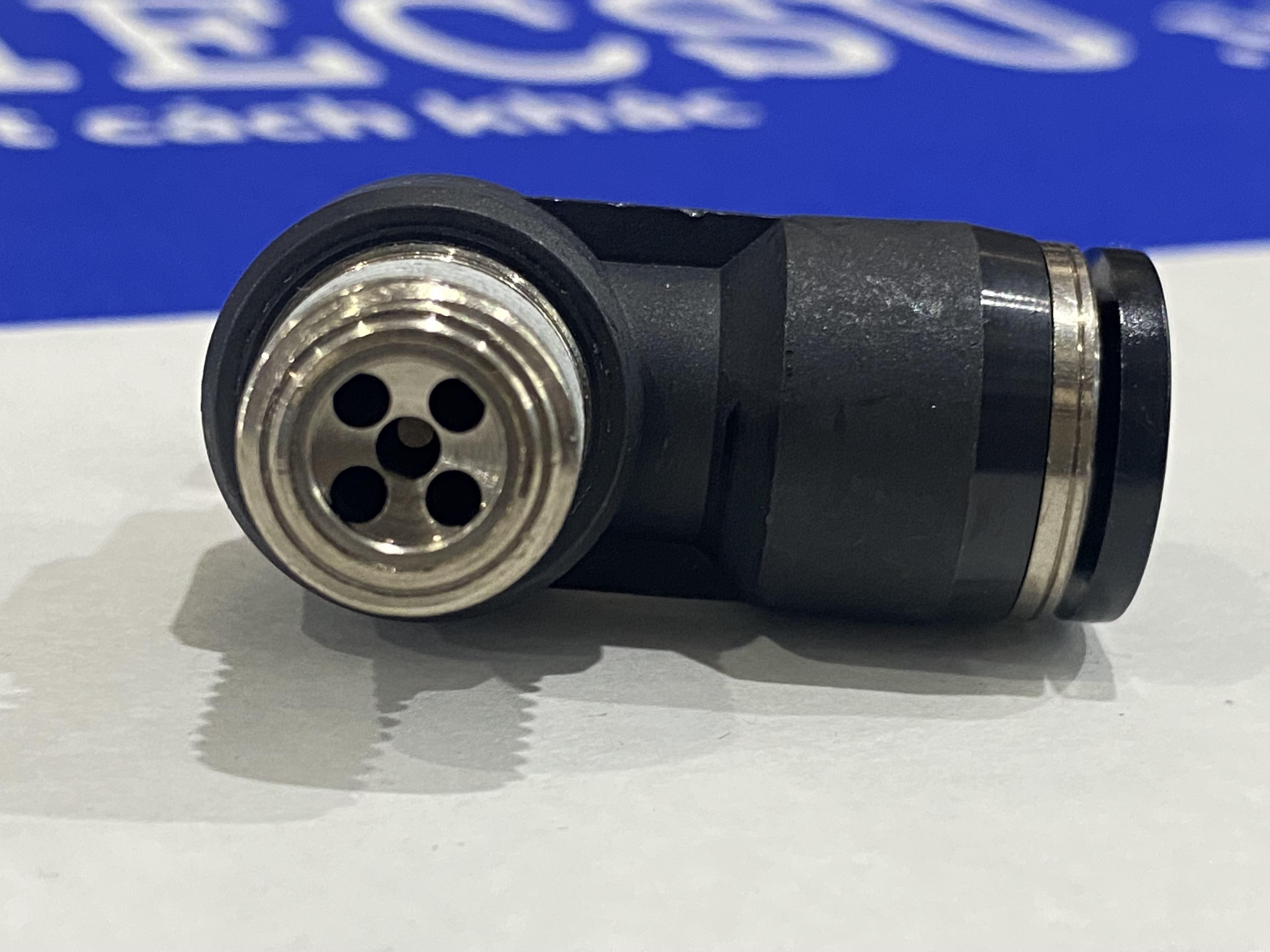 Van Tiết Lưu Khí Nén Cong 90° OD 10mm Ren Ngoài R1/4 Pisco JSC10-02A | Mecsu.vn