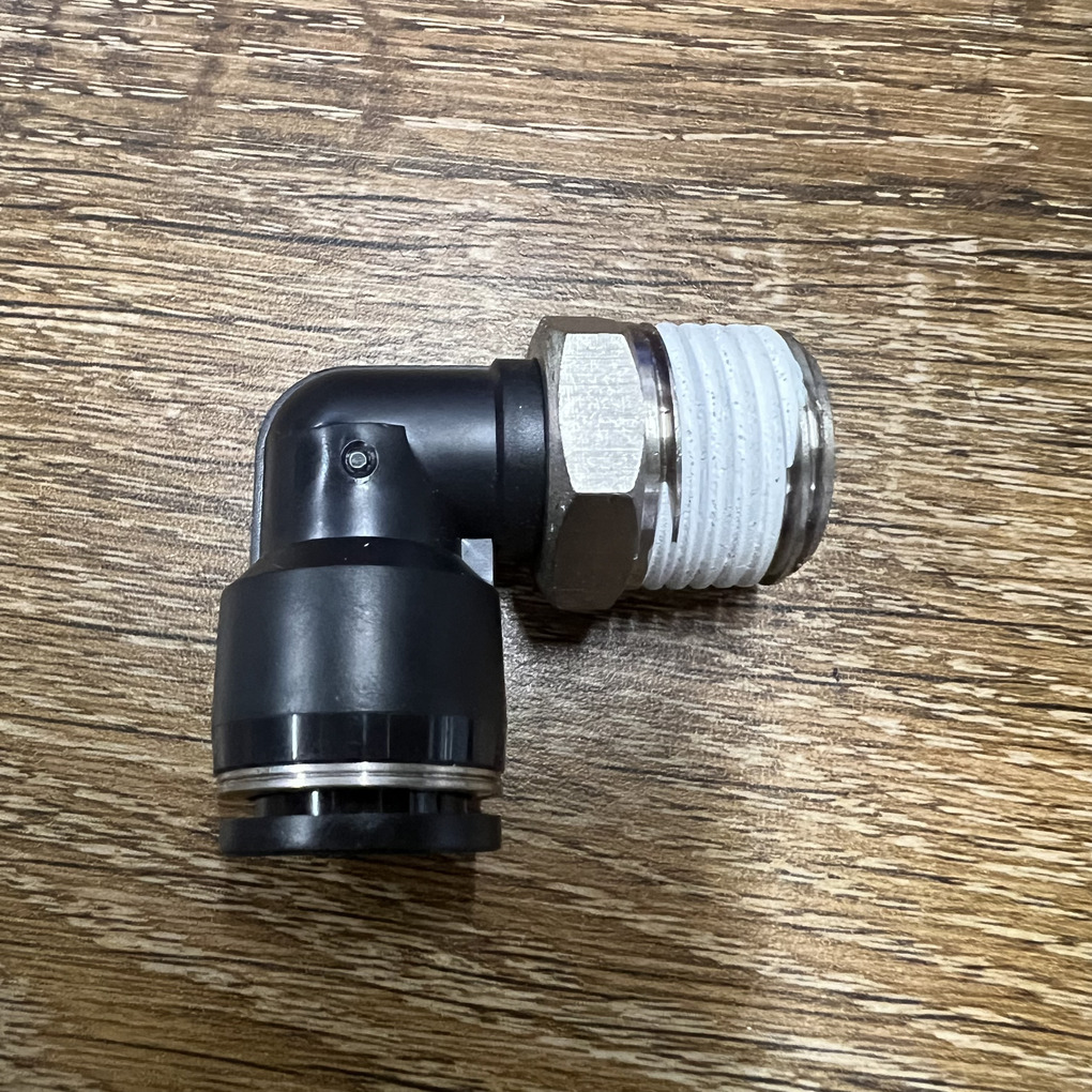 Đầu Nối Khí Cong Ren Ngoài Ø12mm-PT1/2 Đen Airtac PL1204D | Mecsu.vn