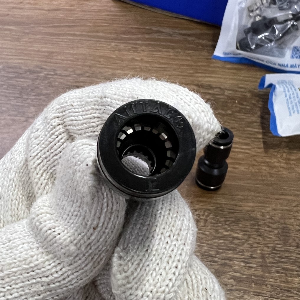 Đầu Nối Giảm Thẳng Khí Nén Phi 12 - 10 mm Đen Airtac PG12-10D | Mecsu.vn