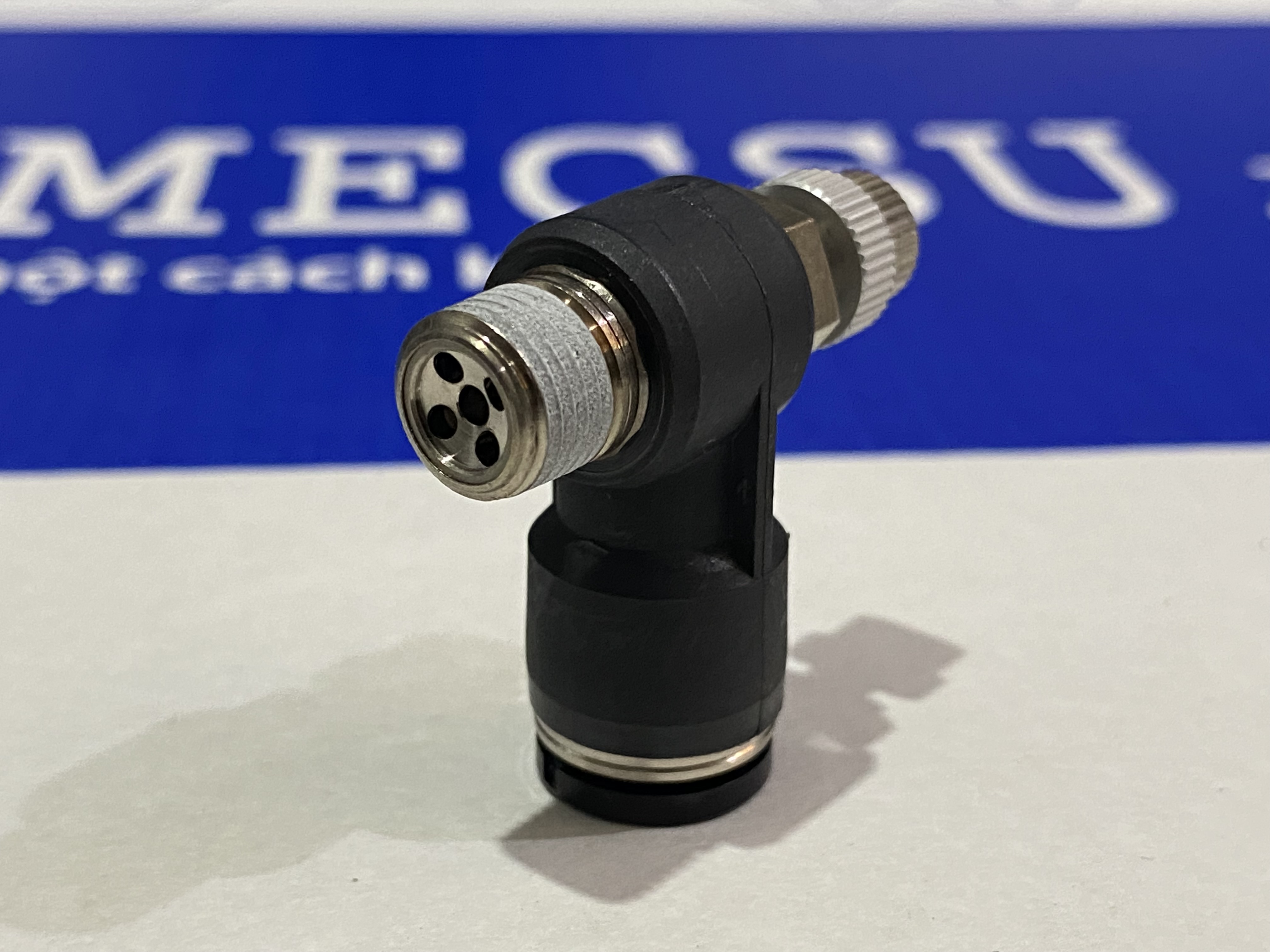 Van Tiết Lưu Khí Nén Cong 90° OD 8mm Ren Ngoài R1/8 Pisco JSC8-01A | Mecsu.vn