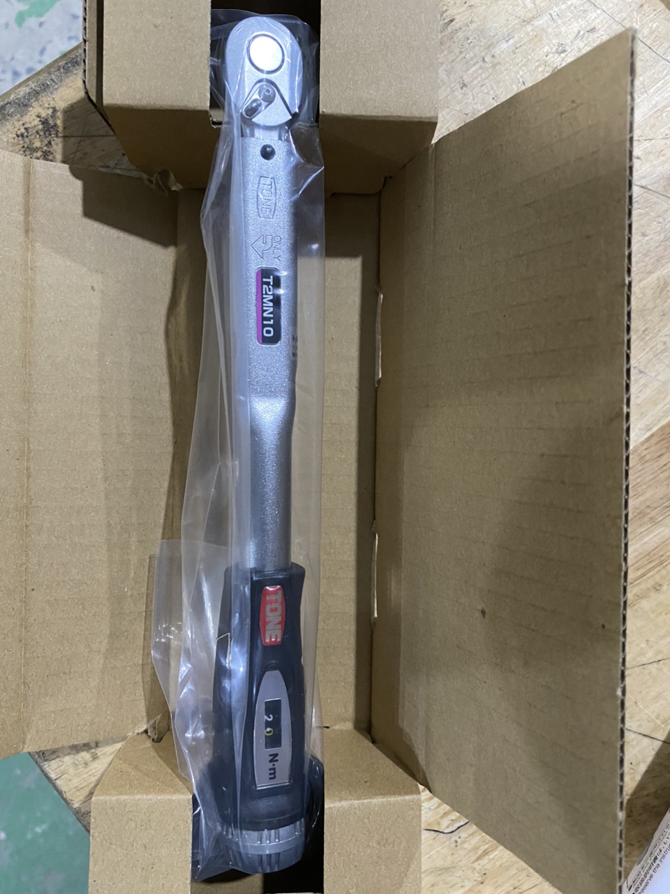 Cần Siết Lực 2-10Nm/6.35mm Tone T2MN10 | Mecsu.vn